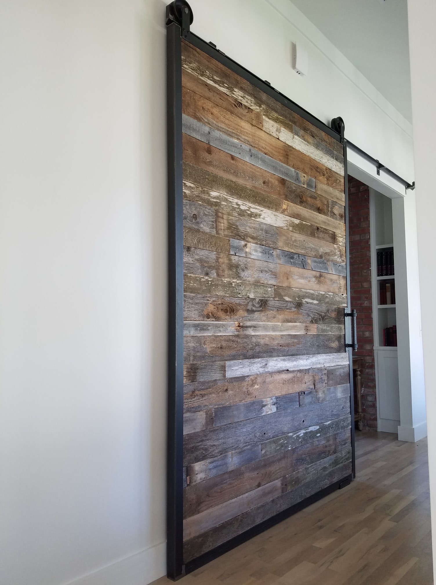 Boxcar Woody Santa Fe – Vintage Wood, Live Edge Slabs, Reclaimed Lumber